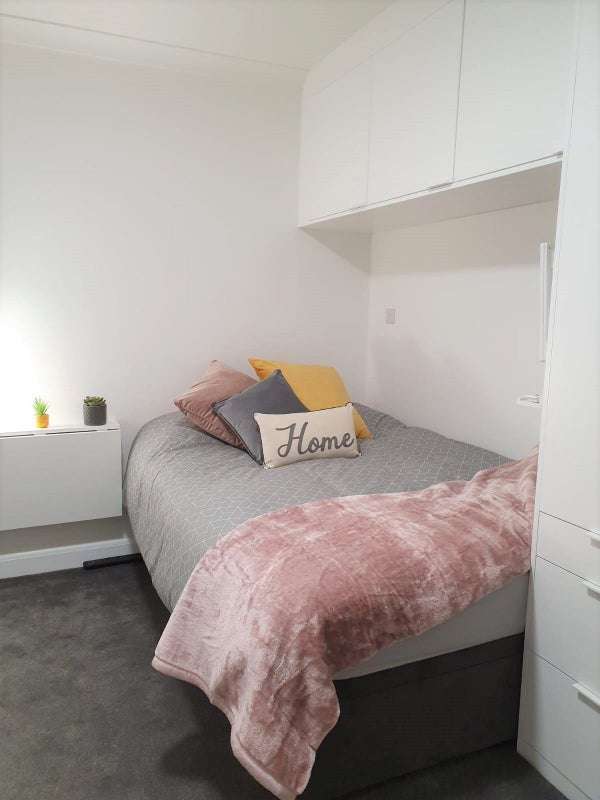 'Self-Contained Annex- Epsom' Room to Rent from SpareRoom