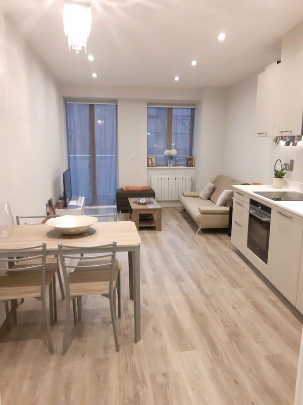 'Spacious one bedroom flat with all bills included. ' Room to Rent from ...