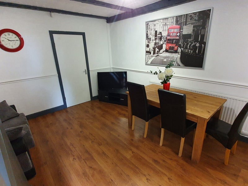 'Quiet, delightfully modern & comfortable cottage' Room to Rent from ...