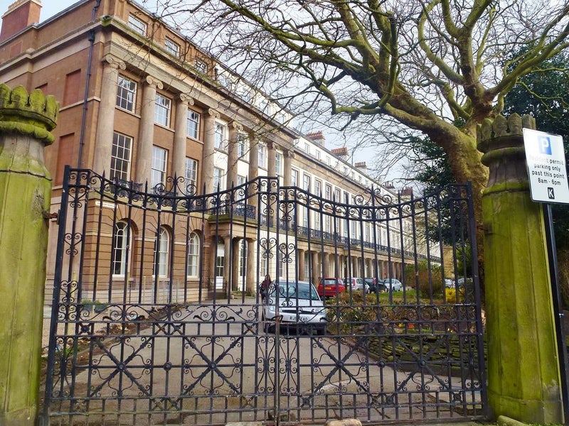 'Beautiful Flat on Gambier Terrace' Room to Rent from SpareRoom