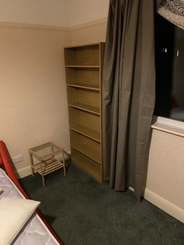 'Quiet room close to QEQM hospital' Room to Rent from SpareRoom