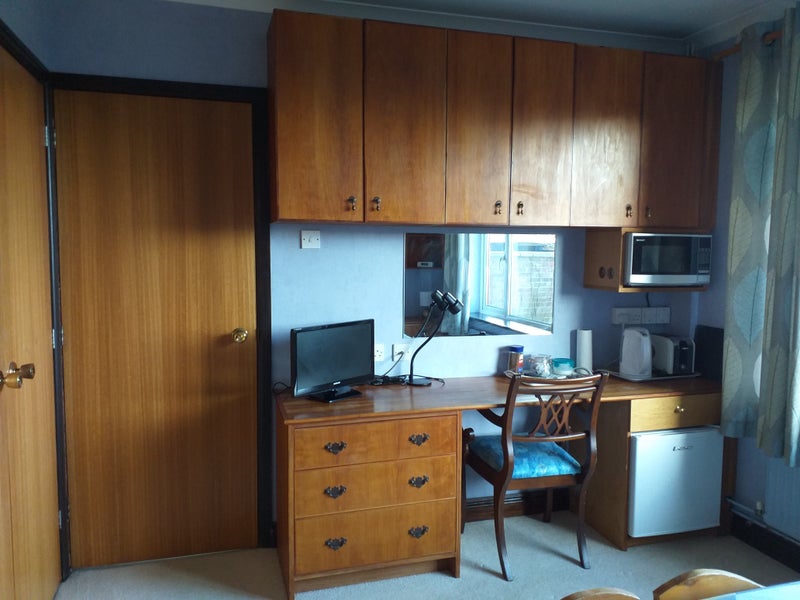 'Self contained room with en suite' Room to Rent from SpareRoom