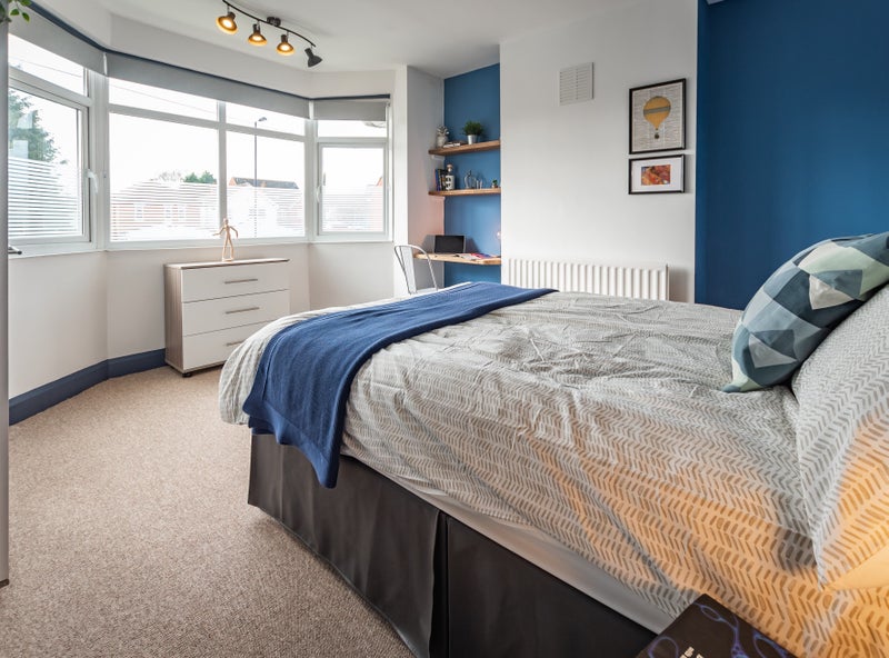 'Modern Newly Refurbished Room - Highest Spec South' Room to Rent from ...