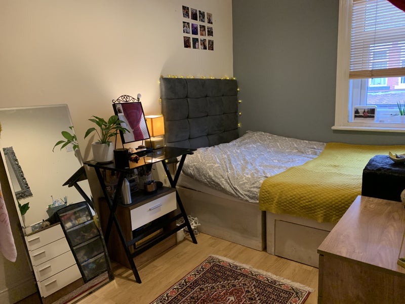 'Double bed bedroom for rent at £400 per month' Room to Rent from SpareRoom