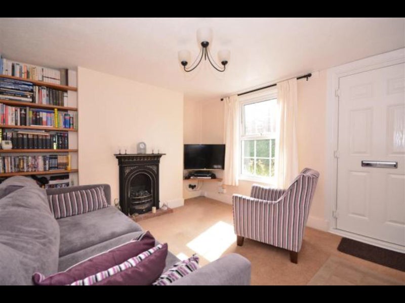 'Double basement bedroom for female lodger' Room to Rent from SpareRoom