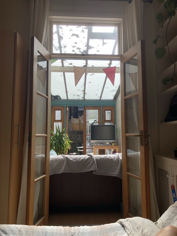 'Spacious sunny room near central London' Room to Rent from SpareRoom