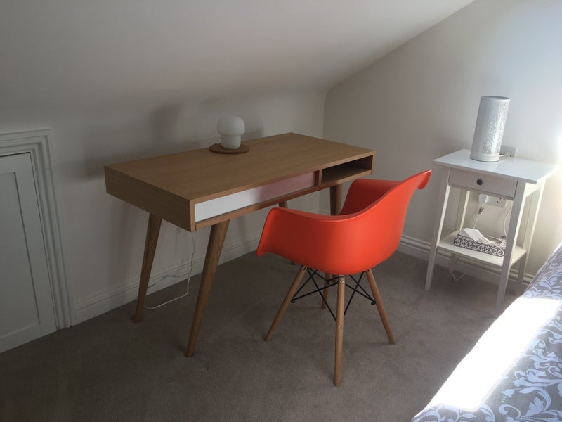 'Professional Male or Female Mon/Friday let. ' Room to Rent from SpareRoom