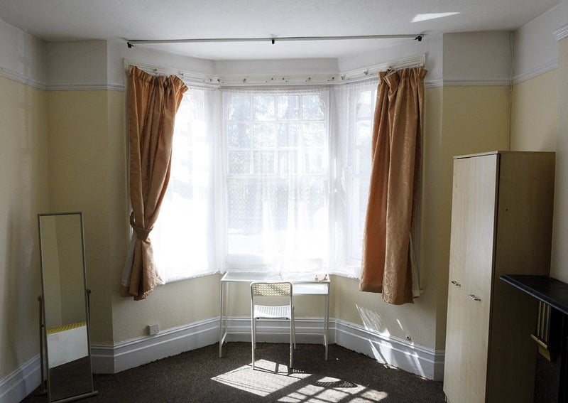 'Larger than double close to Thornton Heath Station' Room to Rent from ...