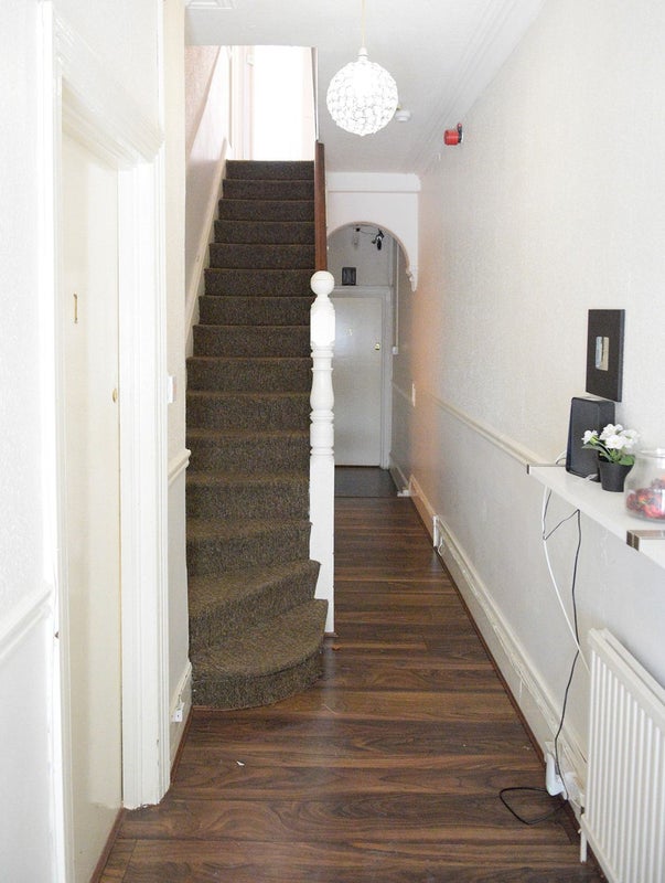 'Larger than double close to Thornton Heath Station' Room to Rent from ...