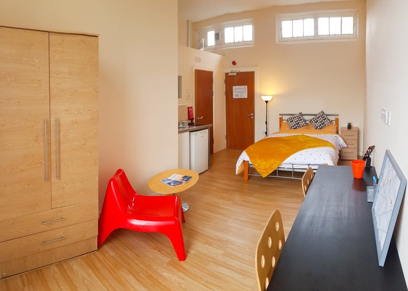 'Spacious, Entirely Self Contained Student Rooms' Room to Rent from ...