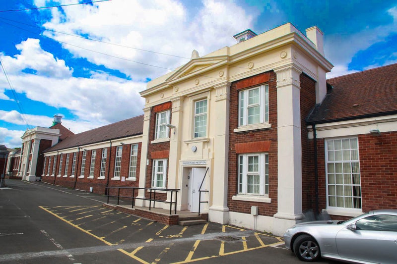 'Spacious, Entirely Self Contained Student Rooms' Room to Rent from ...