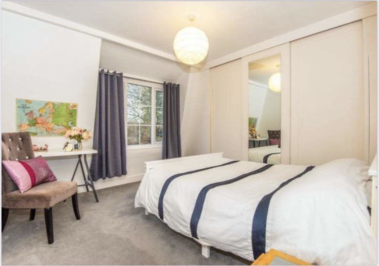 'Room for professional female ' Room to Rent from SpareRoom