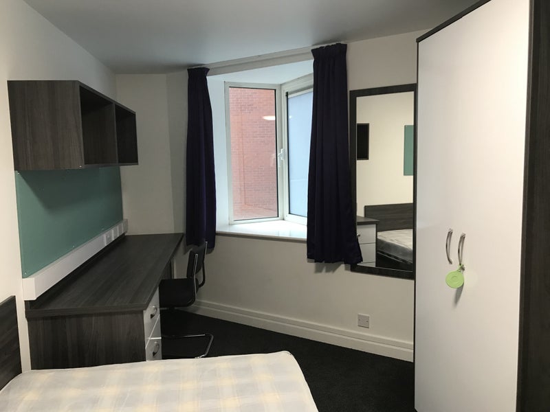 'En-suite Room in Central Leeds' Room to Rent from SpareRoom