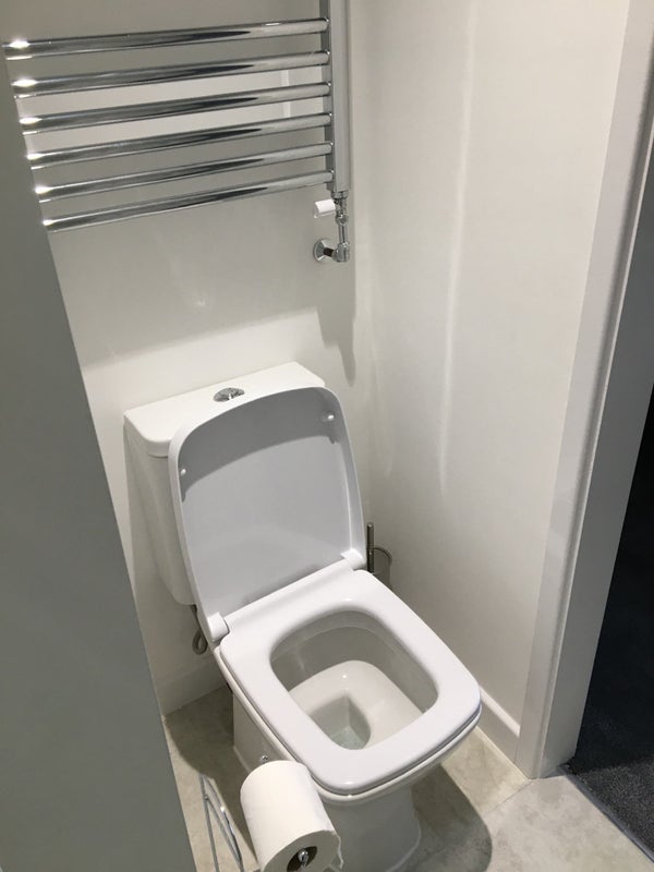 'Immaculate rooms in friendly & clean house share.' Room to Rent from ...