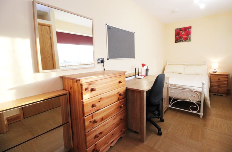 Quite'' Clean for Professionals/ PhD/Post/Grad ' Room to Rent from ...