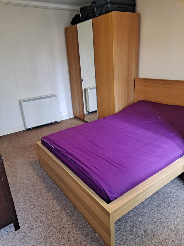 '1 double room in 2 bedroom flat' Room to Rent from SpareRoom