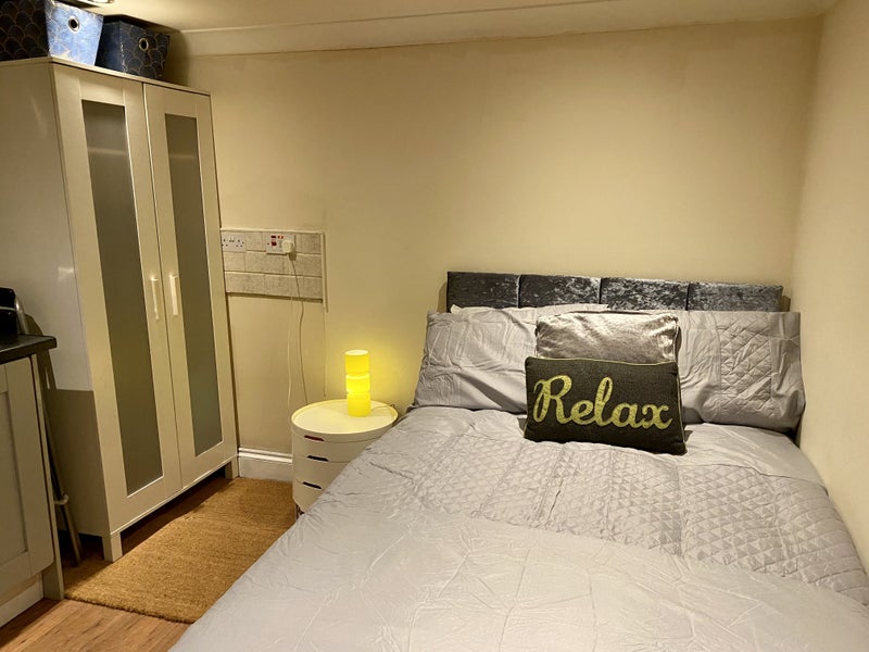 'Self contained bedsit rooms' Room to Rent from SpareRoom