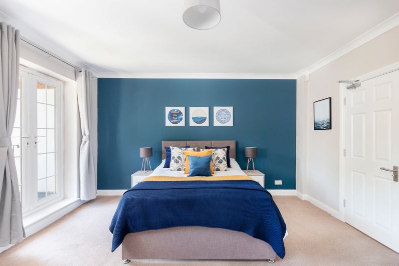 'Massive Room, EN-SUITE, SmartTV, Own Balcony' Room to Rent from SpareRoom