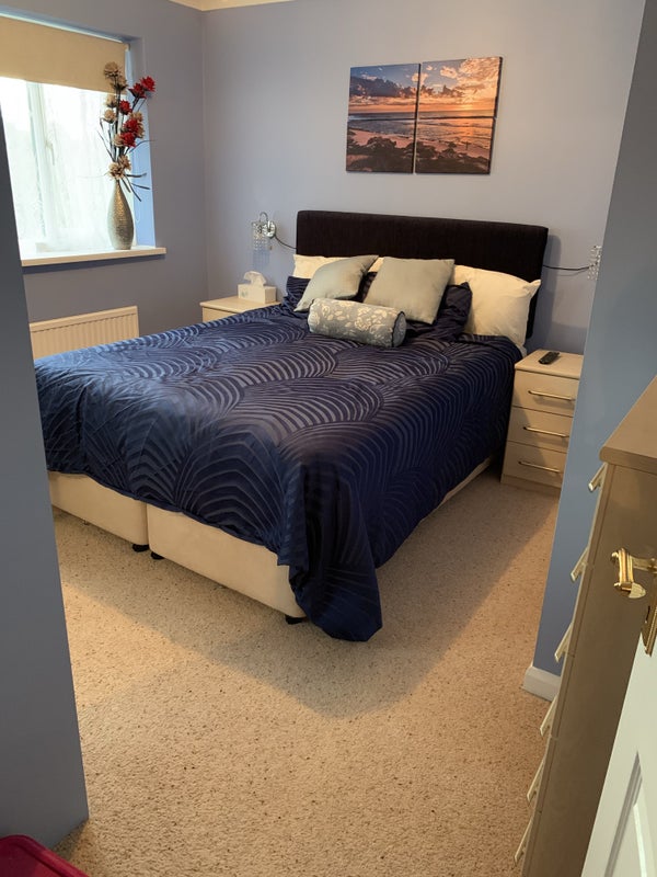 'Kingsize Room With Own Bathroom ' Room to Rent from SpareRoom