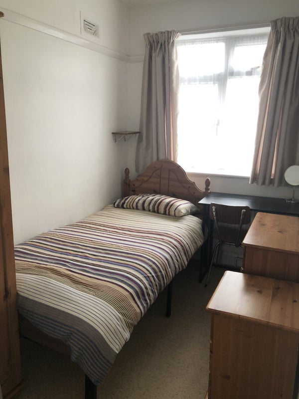 'Single Room In Modern House' Room to Rent from SpareRoom