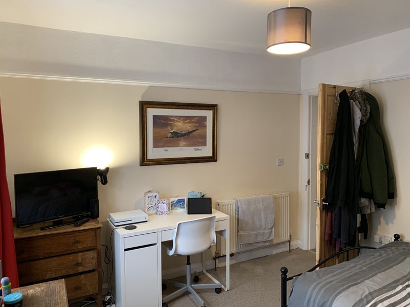 'Bright, spacious house in quiet residential area' Room to Rent from ...