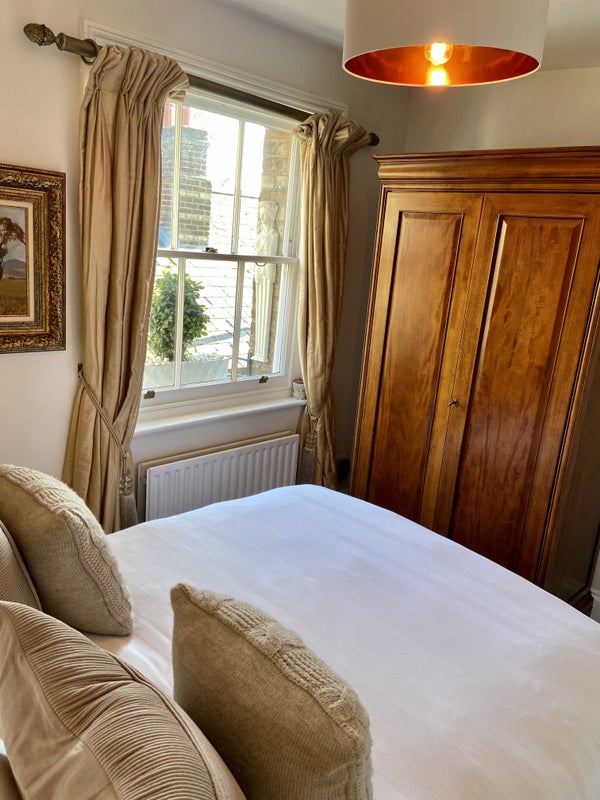 'Great room close to Waterloo & Southwark' Room to Rent from SpareRoom