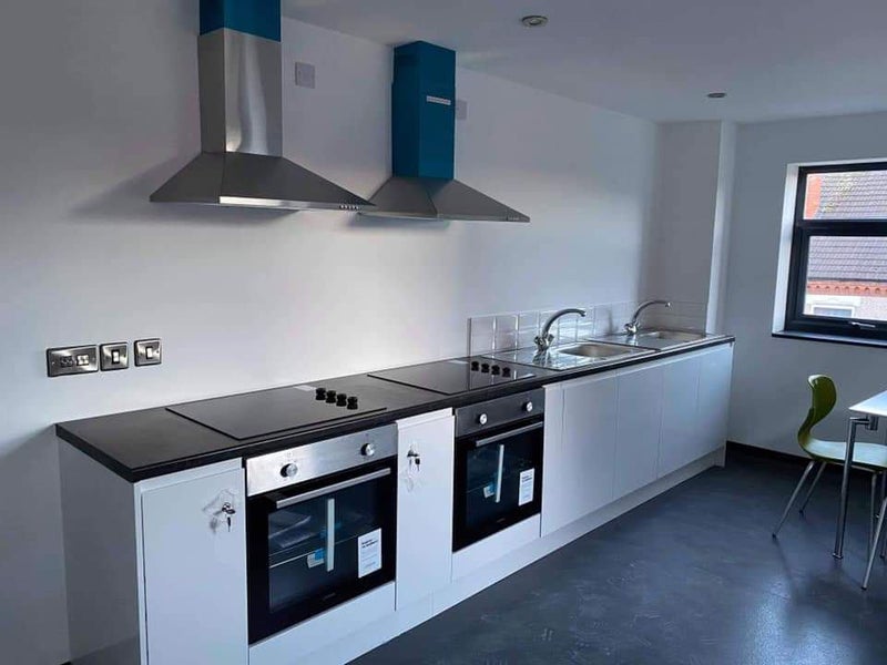 'Ensuite Room Available For Students' Room to Rent from SpareRoom