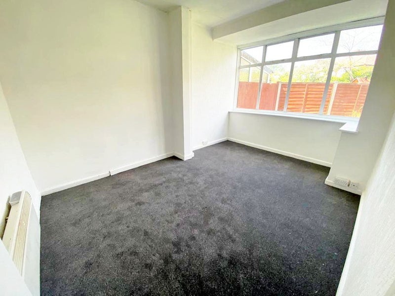 'Spacious rooms in Enfield near Durants Park EN3' Room to Rent from ...