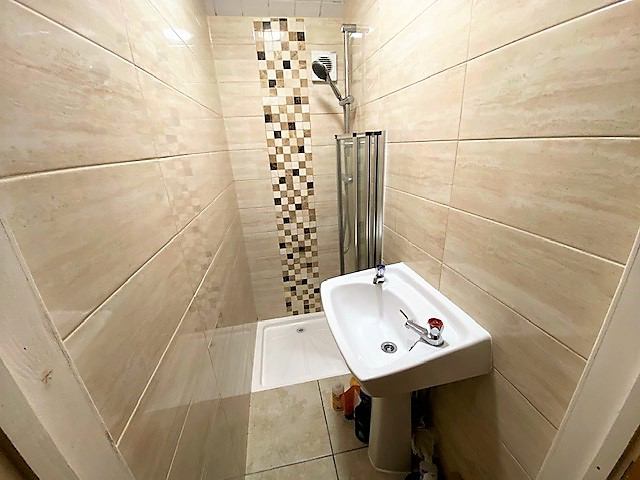 'Stunning Studio room available' Room to Rent from SpareRoom