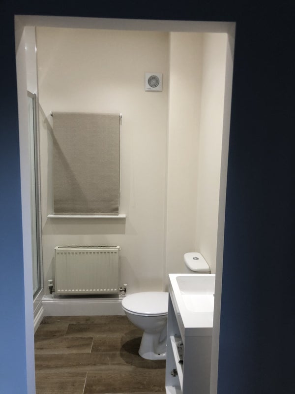 'Large Double bedroom 23m2 with en-suite bathroom' Room to Rent from ...