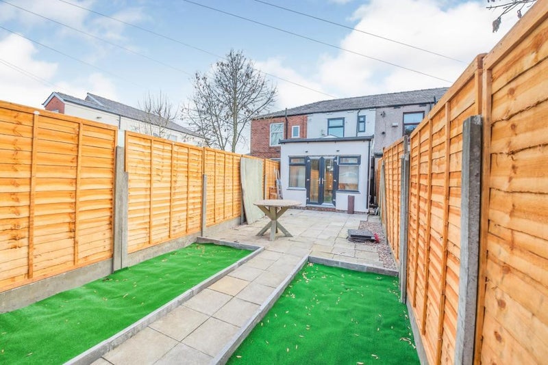 'Newly refurbished House' Room to Rent from SpareRoom