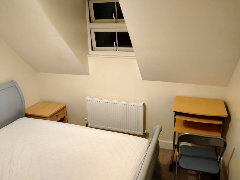 'Large double room, Longstanton CB24' Room to Rent from SpareRoom
