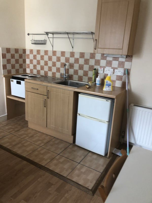 'Large Single Bedsit With Open Plan Kitchen ' Room to Rent from SpareRoom