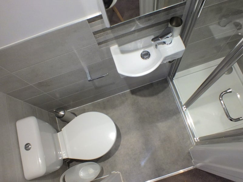 'HUGE DEAL!! Classy Ensuite Room near Town Centre' Room to Rent from ...