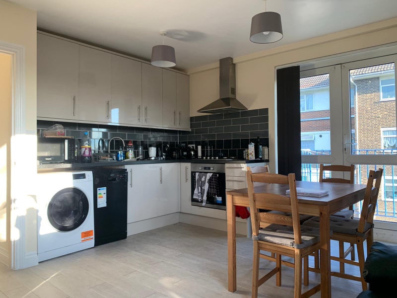 'Double room available now' Room to Rent from SpareRoom