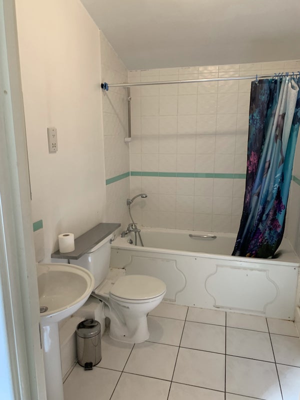 'Double room Mews house in Clapham area SW4 ' Room to Rent from SpareRoom