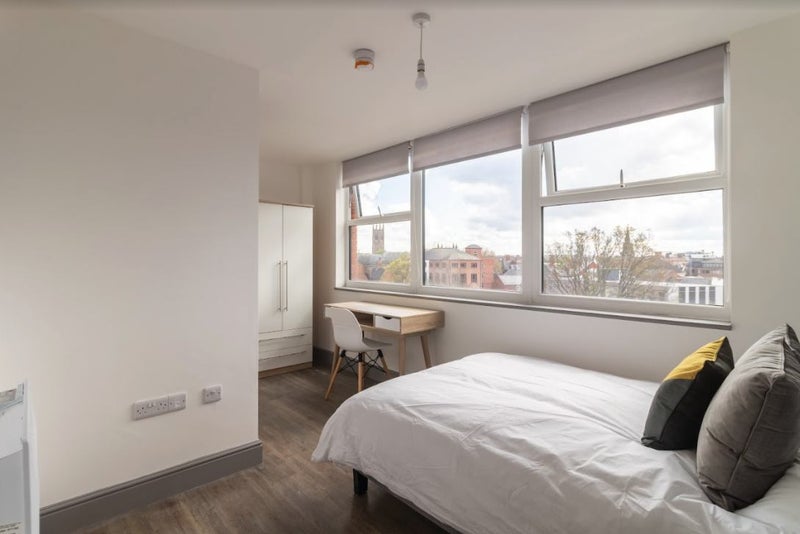 '* En-Suite Double Room in Flatshare *' Room to Rent from SpareRoom