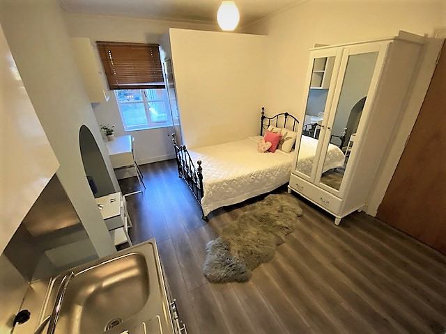 'Stunning Studio room available' Room to Rent from SpareRoom