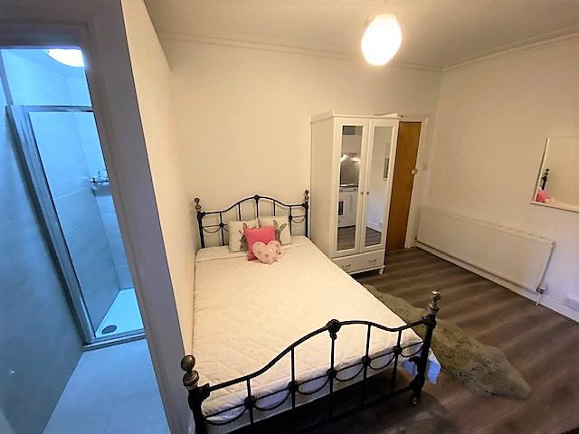 'Stunning Studio room available' Room to Rent from SpareRoom