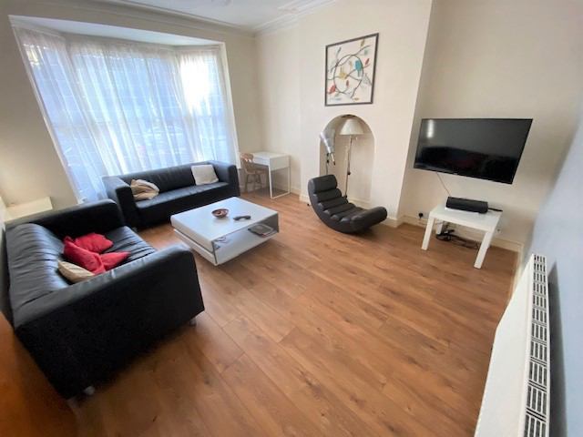 'Stunning Studio room available' Room to Rent from SpareRoom