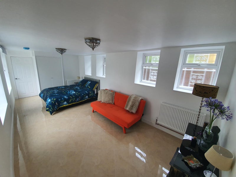 'Self contained Annex ideal for professional' Room to Rent from SpareRoom