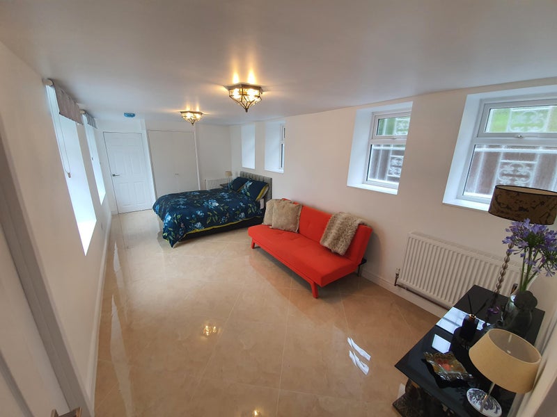 'Self contained Annex ideal for professional' Room to Rent from SpareRoom