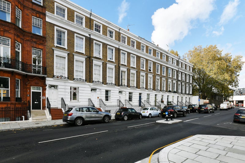 'Fully Furnished Large Double Bedsit - CHELSEA ' Room to Rent from ...