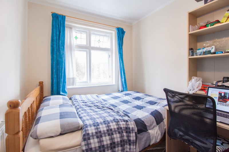 'Desirable homely warm place. Amazing views HA0' Room to Rent from ...