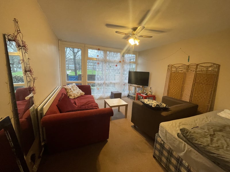 '£495 Stockwell/Nine Elms - Single Bedroom' Room to Rent from SpareRoom