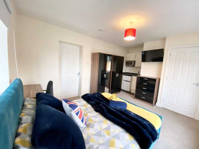 'Ensuite double studio room old town🌟' Room to Rent from SpareRoom