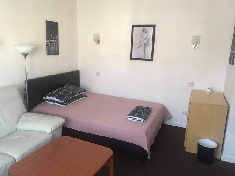 'Large double room for one person' Room to Rent from SpareRoom