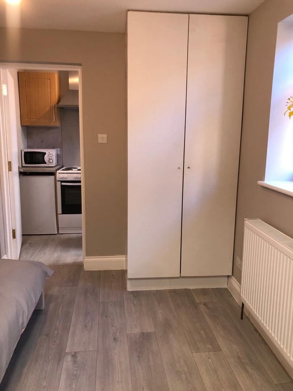 'Lovely Single Occupancy Studio Apartment! ' Room to Rent from SpareRoom