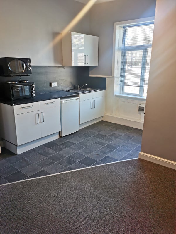 'Self Contained Bedsit' Room to Rent from SpareRoom