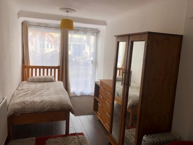 'Double room to let in B28 postcode' Room to Rent from SpareRoom